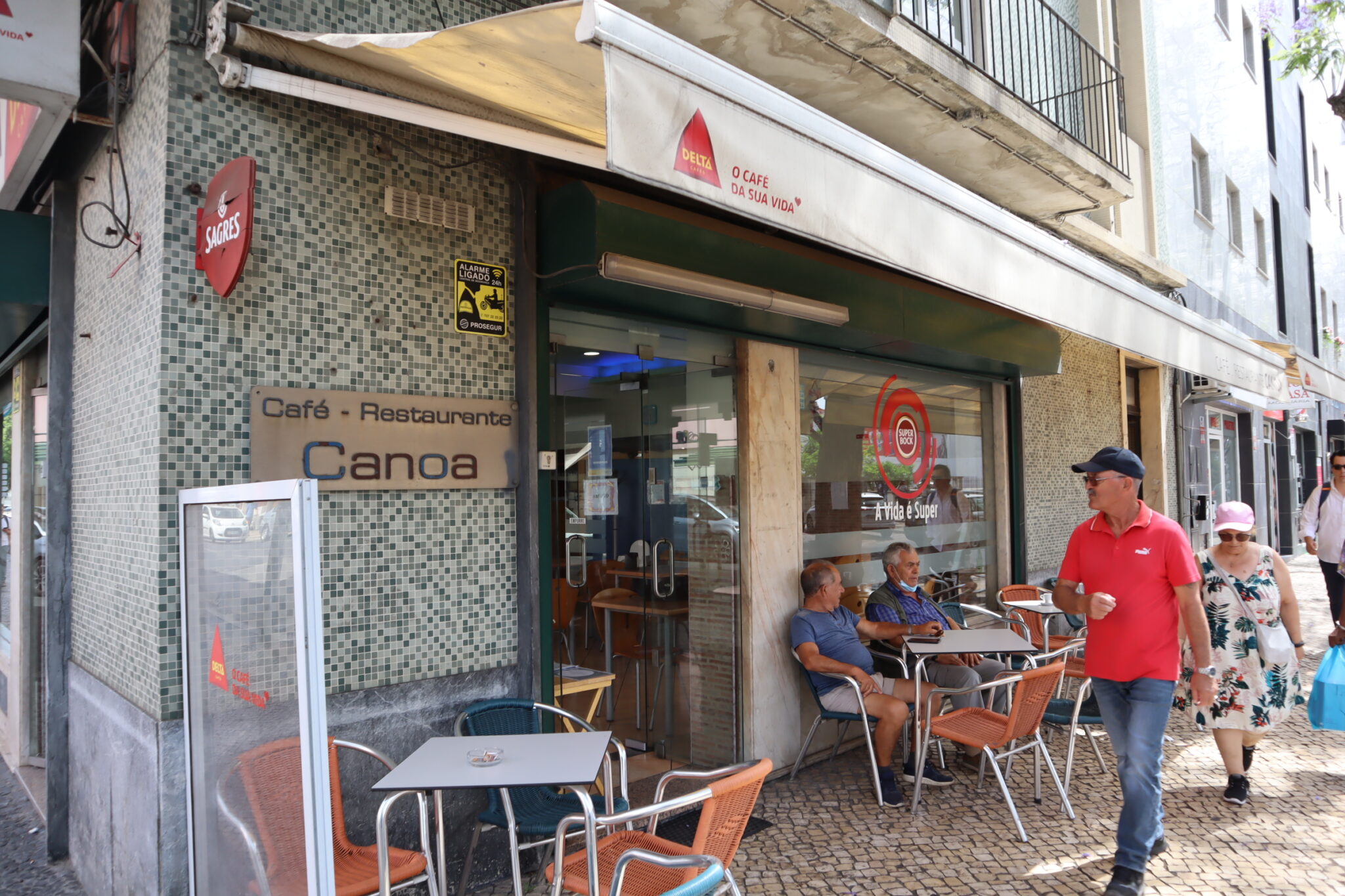 Café Canoa: o melhor Bitoque da cidade, a nadar em molho - Setúbal To Meet